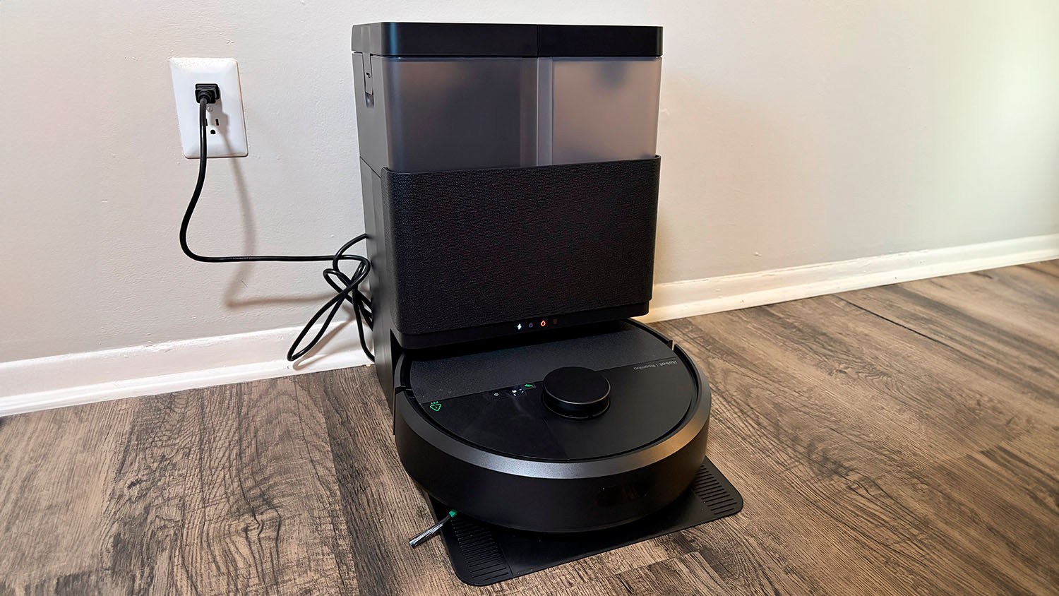 iRobot Roomba Plus 405: This mop-vacuum combo left us unimpressed