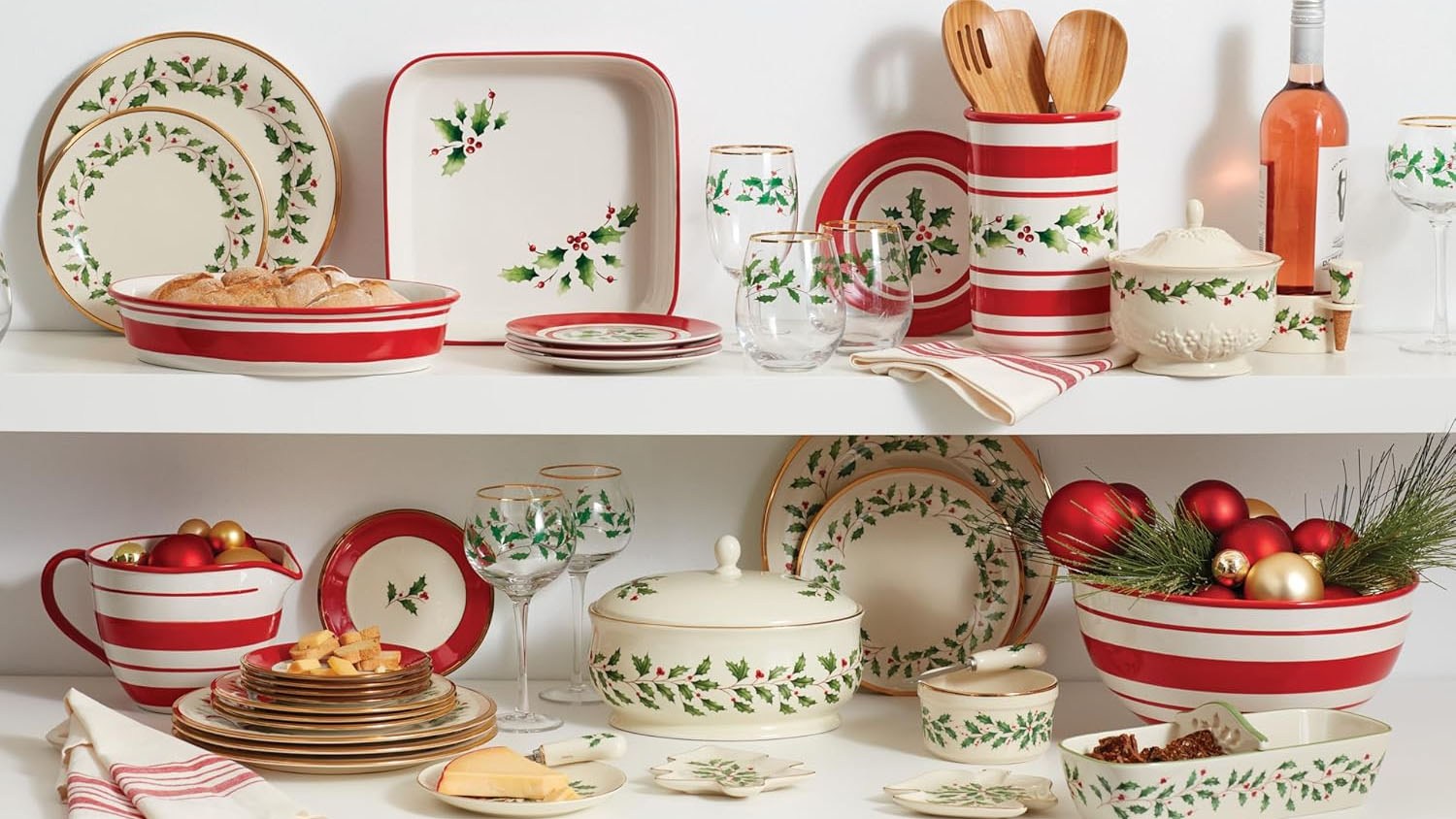 These holiday dinnerware sets are here to set the festive vibe