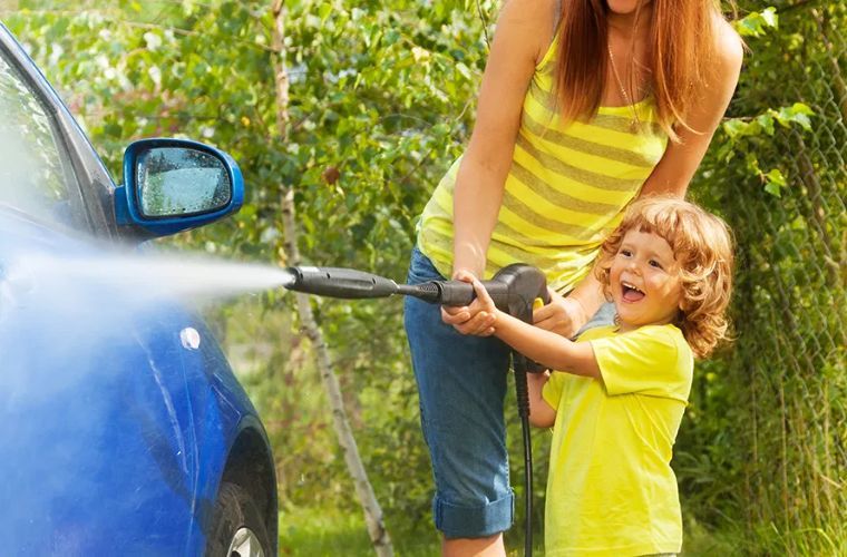 How to use a pressure washer