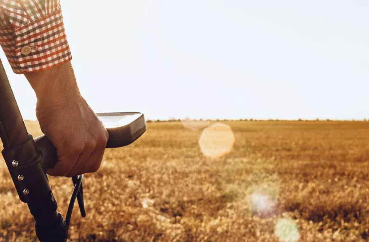 How to use a metal detector