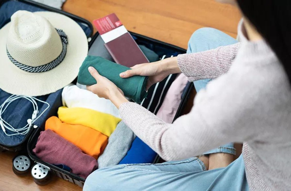 14 essentials every pro traveler packs