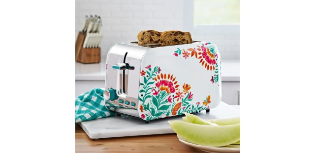 The Pioneer Woman just added an all-new air fryer to her Walmart line ...