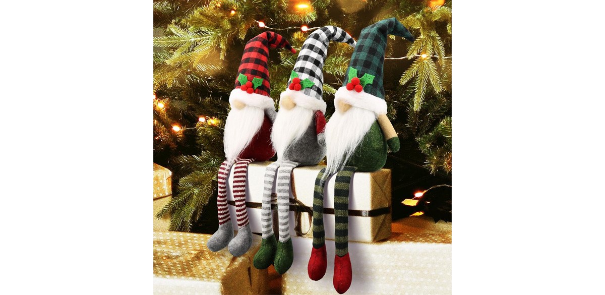 Break out the nostalgic decor because ‘Tacky Christmas’ is back | Fox 8 ...