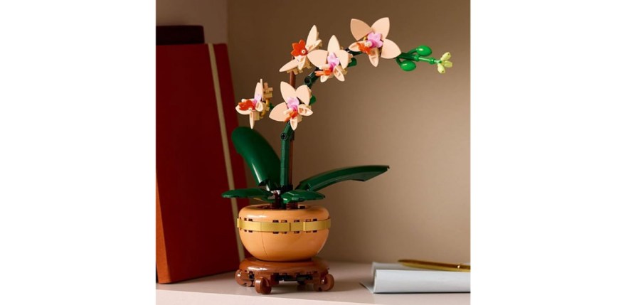 LEGO adds another flower to its coveted ‘Botanicals’ collection
