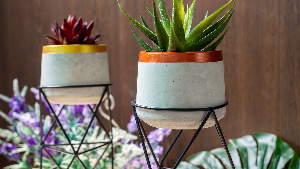 Best planter with stand